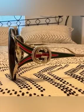 Gucci | Accessories | Gucci Goldtone Sunglasses Temple With Green Red ...